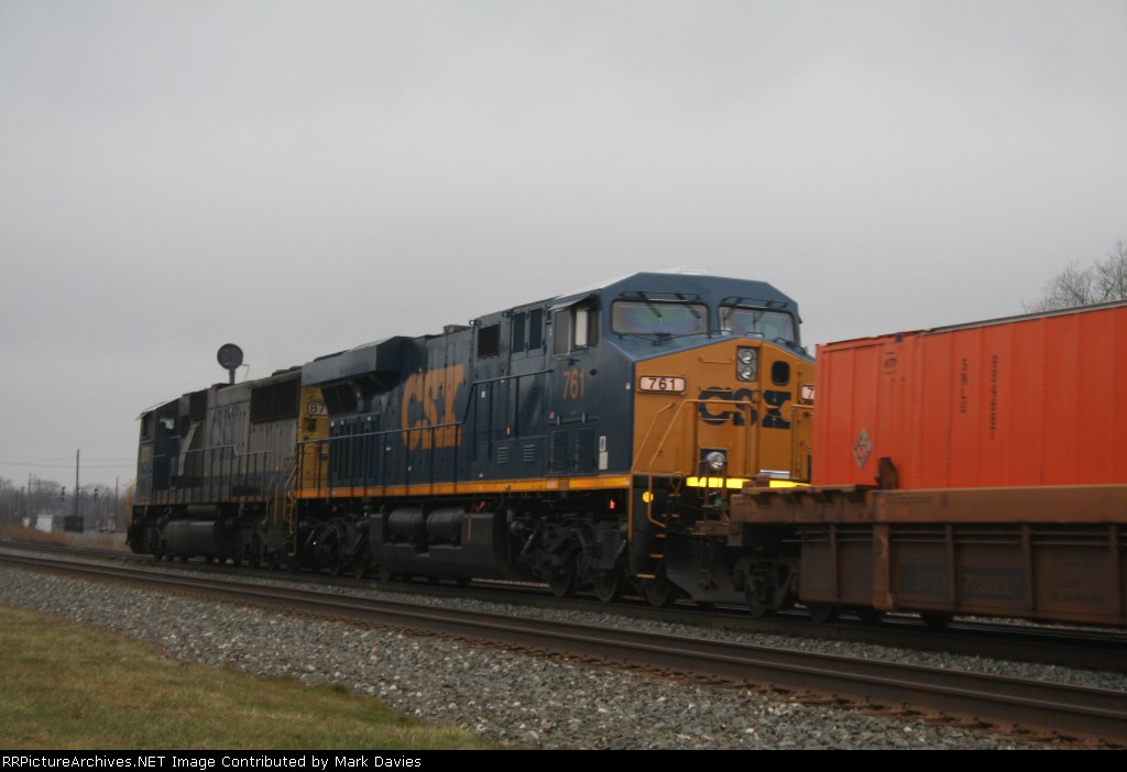 CSX 761 + 8781